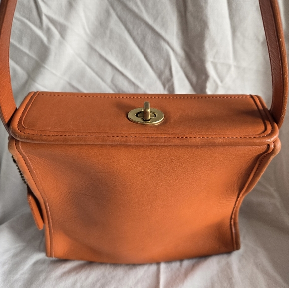 Coach | Bags | Coach Vintage Tangerine Glove Tanned Leather Geometric ...